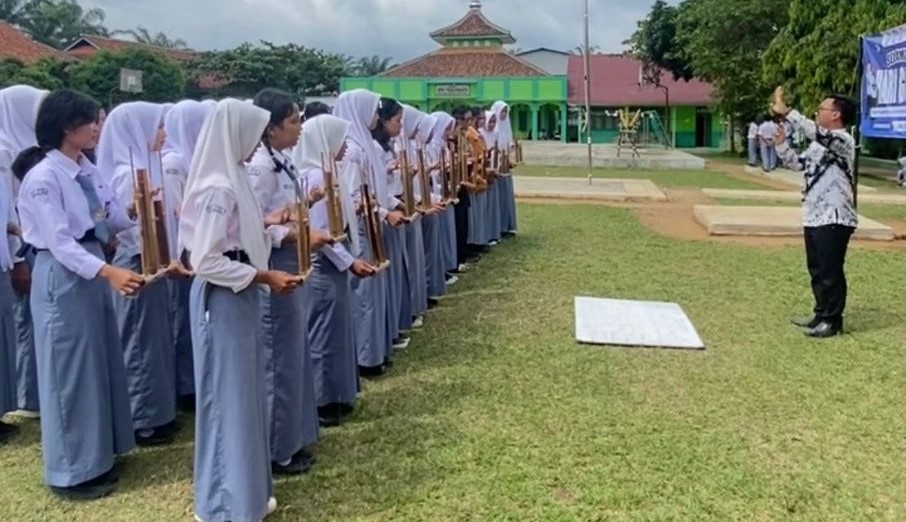 Semarak Hari Guru Nasional di SMAN 1 Sendang Agung: Dari Upacara Hingga ...